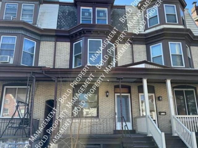 5 Br, 3 bath, Single Family 330 Chestnut St