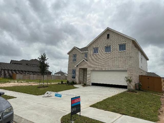 5 Br, 3 bath, Single Family 4633 Peony Green Dr