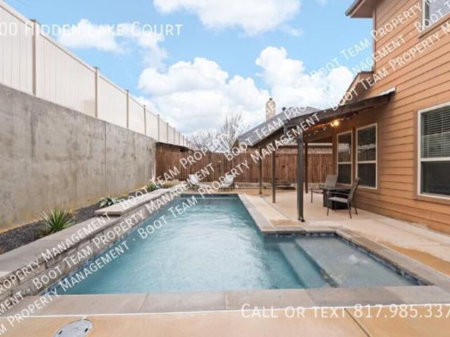 5 Br, 3 bath, Single Family 400 Hidden Lake Court