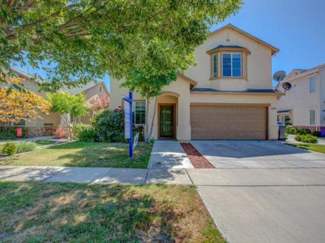 5 Br, 3 bath, Single Family 4076 Sage Way