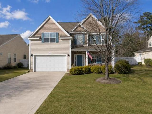 5 Br, 3 bath, Single Family 408 Moss Pond Rd