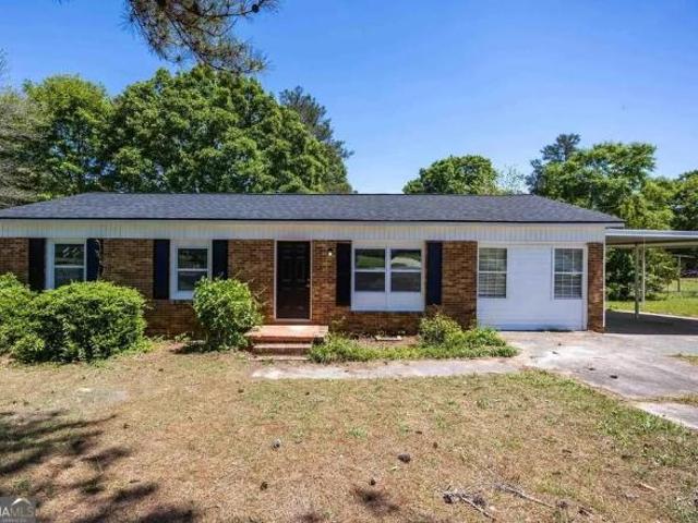 5 Br, 3 bath, Single Family 427 Gun Club Road