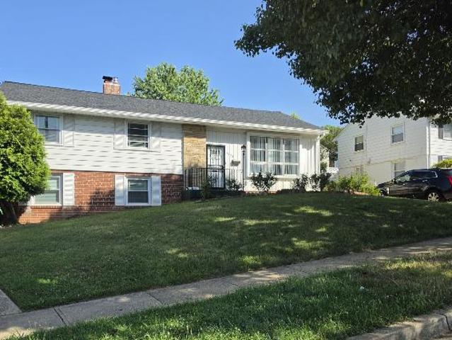 5 Br, 3 bath, Single Family 5825 Lamont Drive