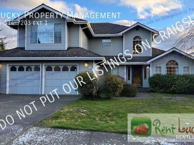 5 Br, 3 bath, Single Family 5216 Ridge Drive NE