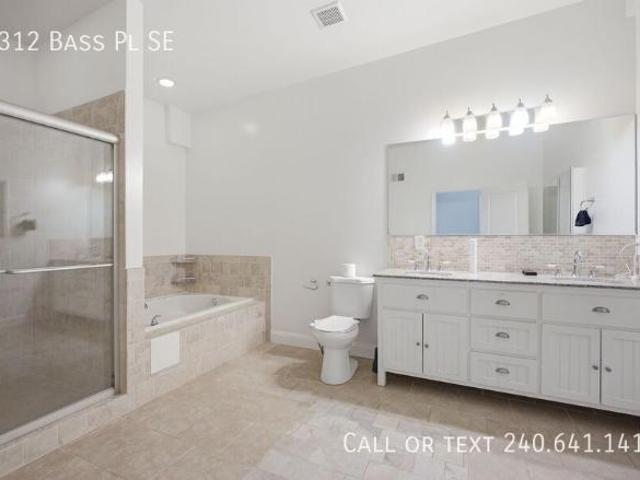 5 Br, 3 bath, Single Family 5312 Bass Pl SE