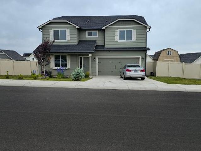 5 Br, 3 bath, Single Family 5 Patty Circle