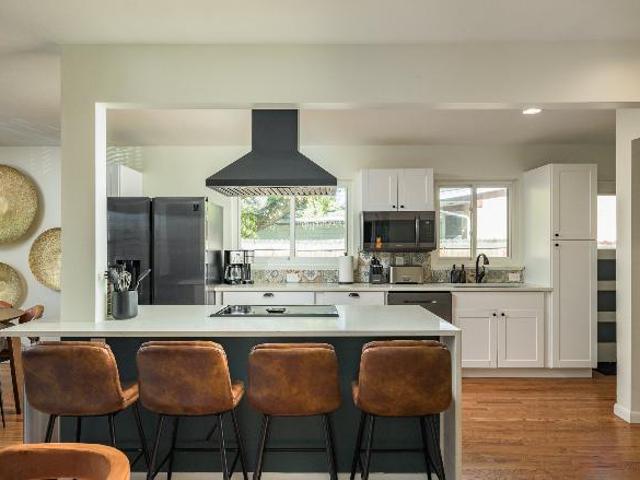 5 Br, 3 bath, Single Family 6604 Upham St