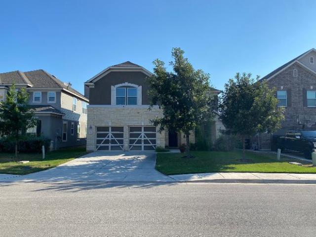 5 Br, 3 bath, Single Family 675 Pebble Bend