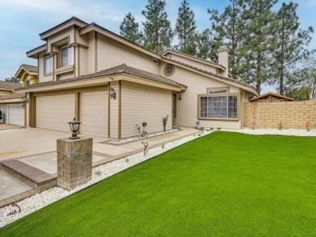 5 Br, 3 bath, Single Family 6920 Palermo
