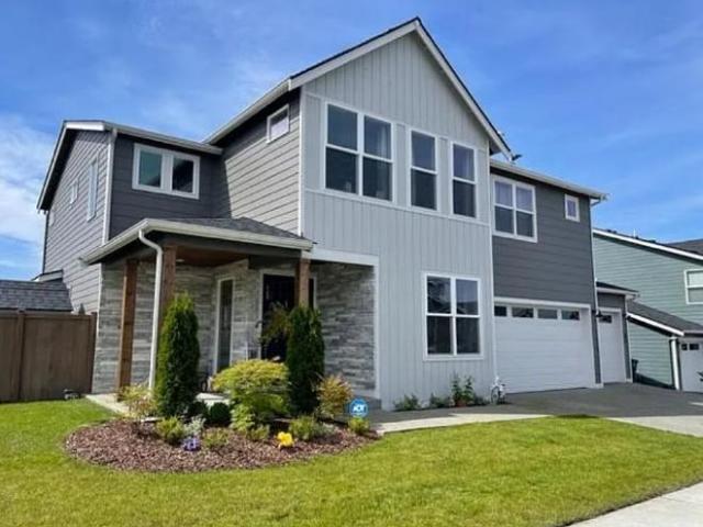 5 Br, 3 bath, Single Family 6146 41st St NE