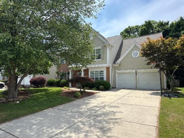 5 Br, 3 bath, Single Family 7811 Noland Woods Dr