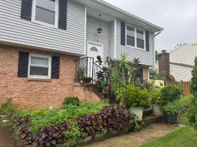 5 Br, 3 bath, Single Family 7216 Belinger Ct