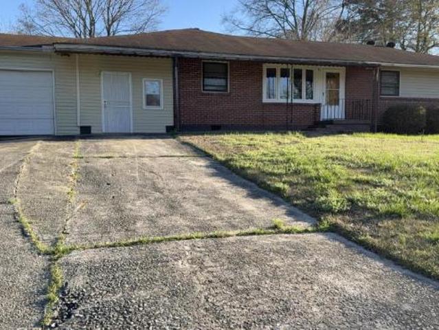 5 Br, 3 bath, Single Family 865 Jett Rd
