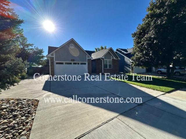 5 Br, 3 bath, Single Family 950 Royal Crown Lane