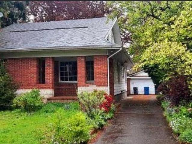 5 Br, 3 bath, Single Family 965 E Street Northeast