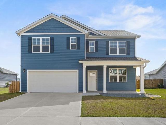 5 Br, 3 bath, Single Family 93 Whalebone Ave
