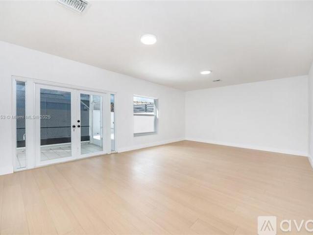 5 BR, 3 BA Apartment 14778 SW 81st St, Miami, FL 33193
