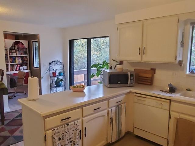 5 BR, 3 BA Apartment 1500 SE Eastwood Ct, Milwaukie, OR 97267