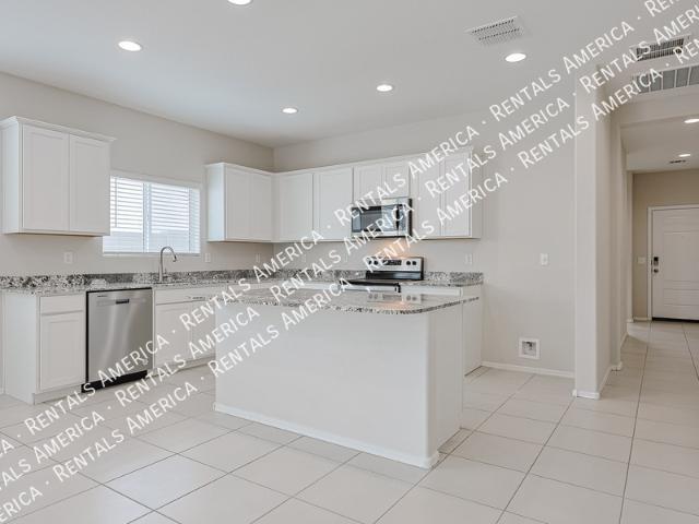 5 BR, 3 BA Apartment 10338 W Wier Ave, Tolleson, AZ 85353