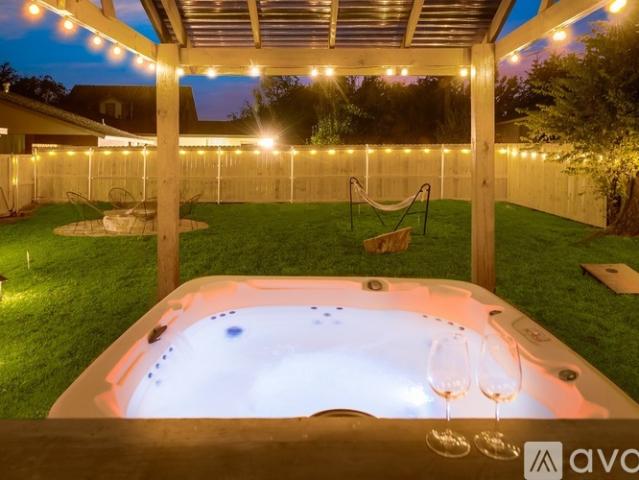 5 BR, 3 BA Apartment 1203 Andrews St, Arlington, TX 76011
