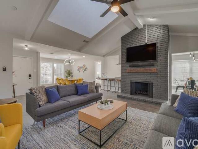 5 BR, 3 BA Apartment 2421 Regal Road, Plano, TX 75075