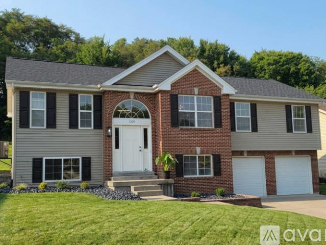 5 BR, 3 BA Apartment 2205 Ashton Hills Ct, Washington, MO 63090
