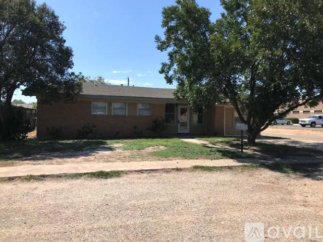 5 BR, 3 BA Apartment 2300 E Marcy Dr, Big Spring, TX 79720