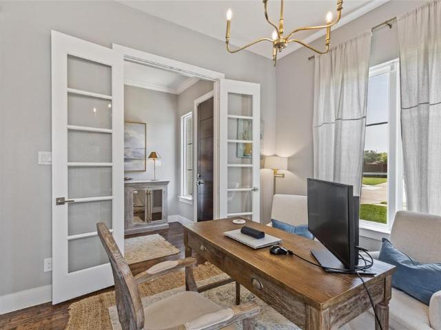 5 BR, 3 BA Apartment 3034 Encino Drive, Dallas, TX 75228