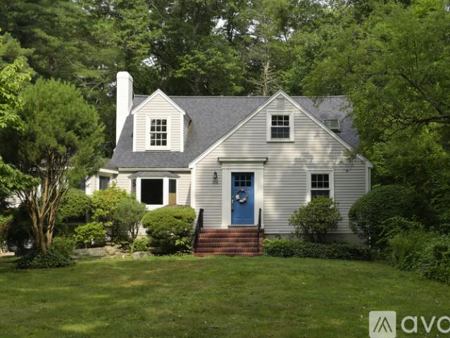 5 BR, 3 BA Apartment 306 Merriam St, Weston, MA 02493