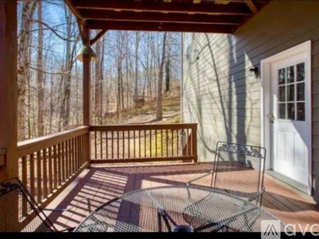 5 BR, 3 BA Apartment 5706 Amberside Lane Northeast, Sugar Hill, GA 30518