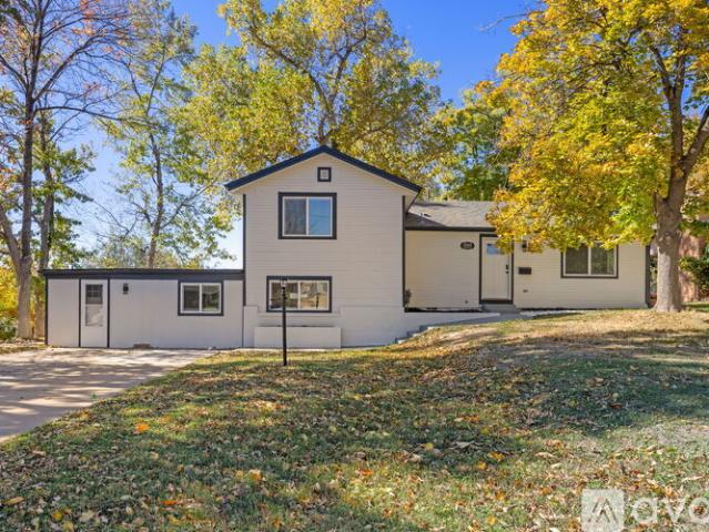 5 BR, 3 BA Apartment 5065 South Huron Street, Englewood, CO 80110