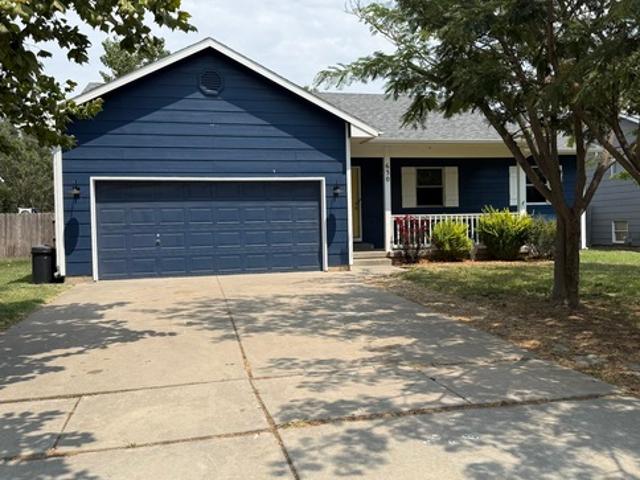5 BR, 3 BA Apartment 630 W Scott St, Valley Center, KS 67147