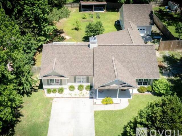 5 BR, 3 BA Apartment 7383 Hazelstone Lane, Leland, NC 28451