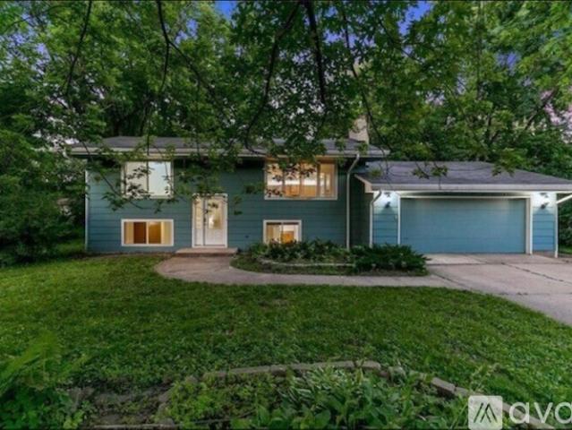 5 BR, 3 BA Apartment 801 Corens Drive, Minnetonka, MN 55305