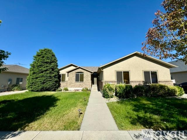 5 BR, 3 BA Apartment 8291 Water Oak Drive, West Jordan, UT 84081