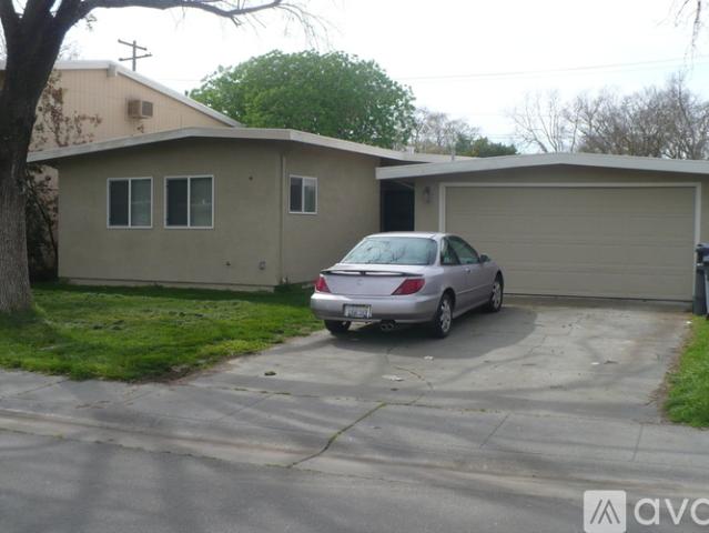 5 BR, 3 BA Apartment 915 Craig Pl, Davis, CA 95616