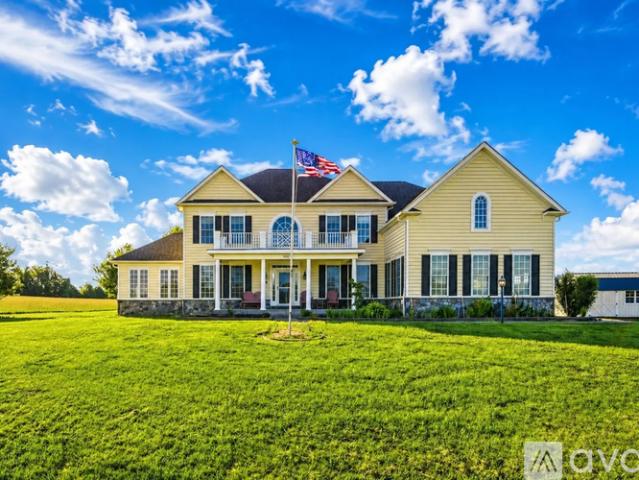 5 BR, 4.5 BA Apartment 10216 Lees Mill Road, Warrenton, VA 20186