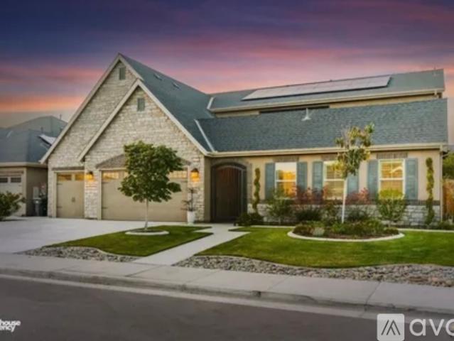 5 BR, 4.5 BA Apartment 14728 Plumeria Court, Bakersfield, CA 93314