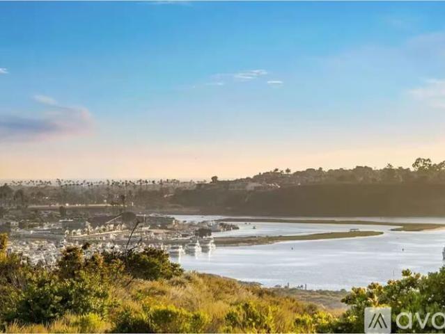 5 BR, 4.5 BA Apartment 1417 High Bluff Drive, Newport Beach, CA 92660