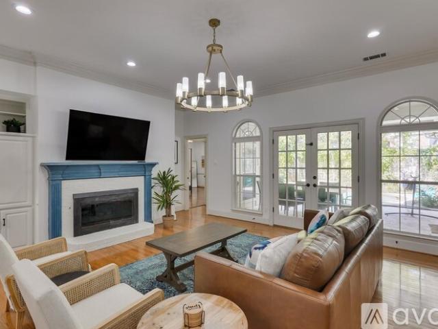 5 BR, 4.5 BA Apartment 1811 Forest Meadow Ln, Richardson, TX 75081