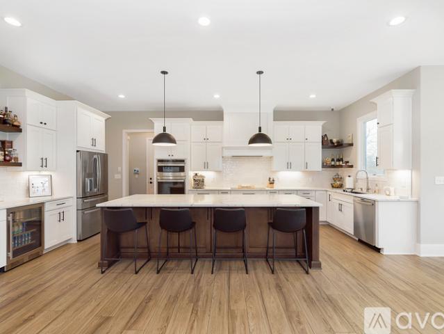 5 BR, 4.5 BA Apartment Undisclosed Address, Westfield, IN 46069