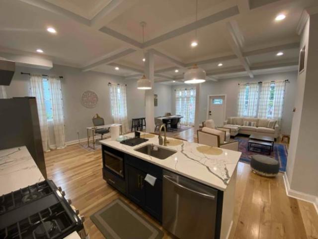5 Br, 4 bath, Townhouse/Brownstone/RowHouse 2912 Grindon Ave