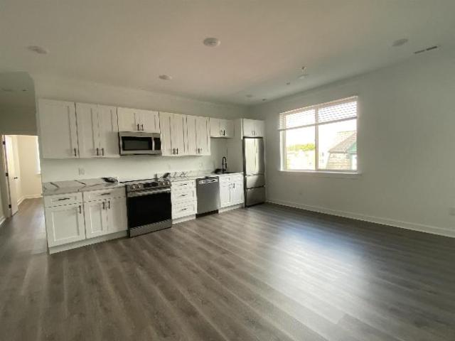 5 Br, 4 bath, Apartment 3414 Haverford Avenue