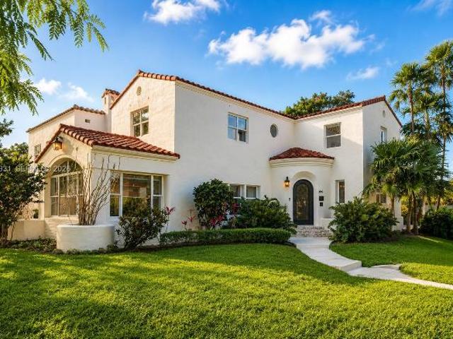 5 Br, 4 bath, Condo 3190 Sheridan Ave