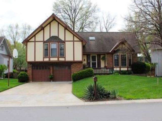 5 Br, 4 bath, Single Family 1405 E Frontier Lane