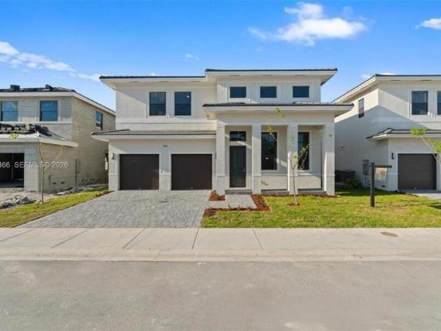 5 Br, 4 bath, Single Family 15441 SW 20th Ln