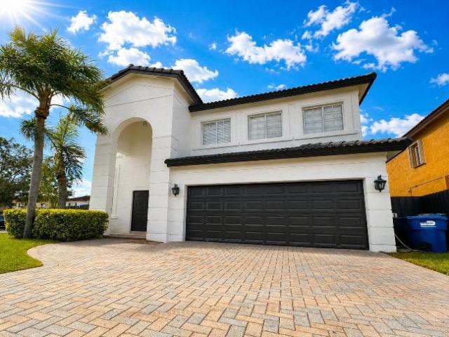 5 Br, 4 bath, Single Family 15813 SW 140 St