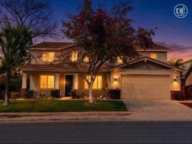 5 Br, 4 bath, Single Family 17231 Greentree Dr