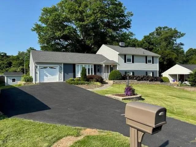 5 Br, 4 bath, Single Family 19532 Olney Mill Rd
