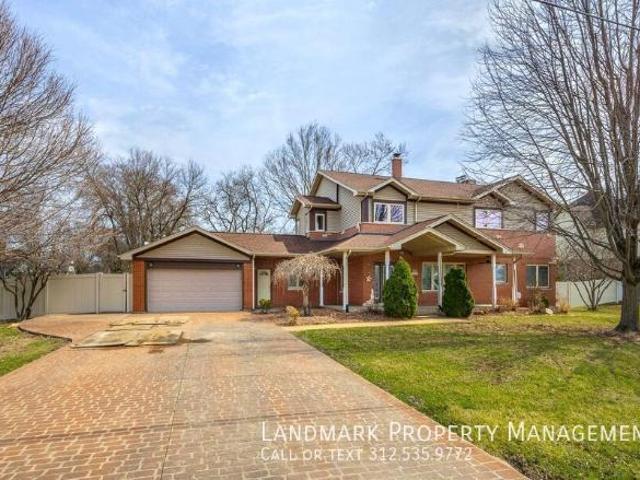 5 Br, 4 bath, Single Family 12313 S 71st Court